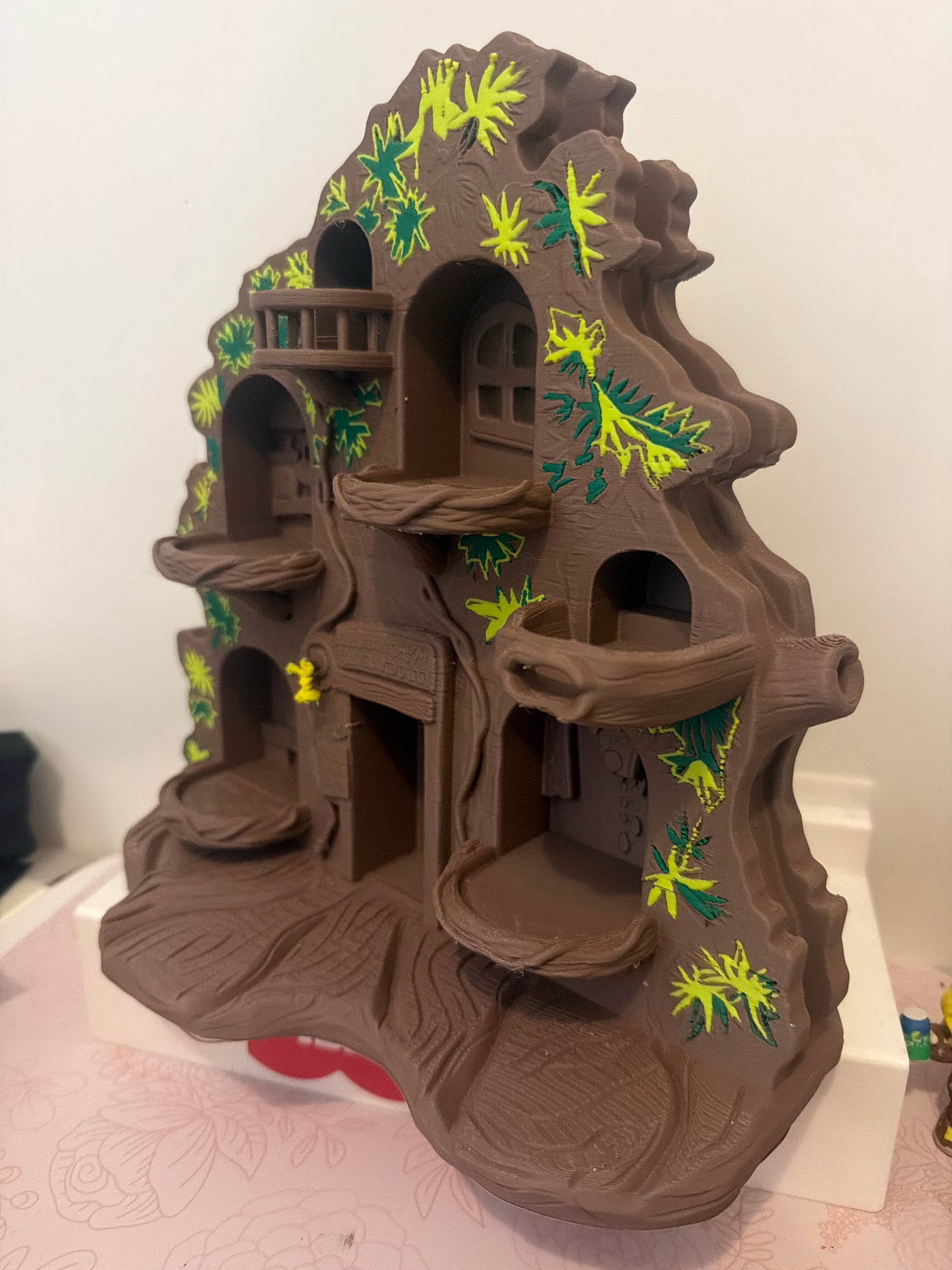 Tree House Display Stand – Vintage Little People Scale – Classic Toy Toys